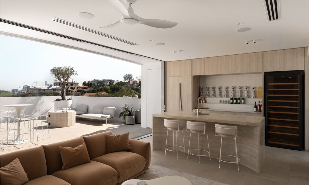 A Mediterranean-inspired party haven and sculptural masterpiece / Blog / Polytec